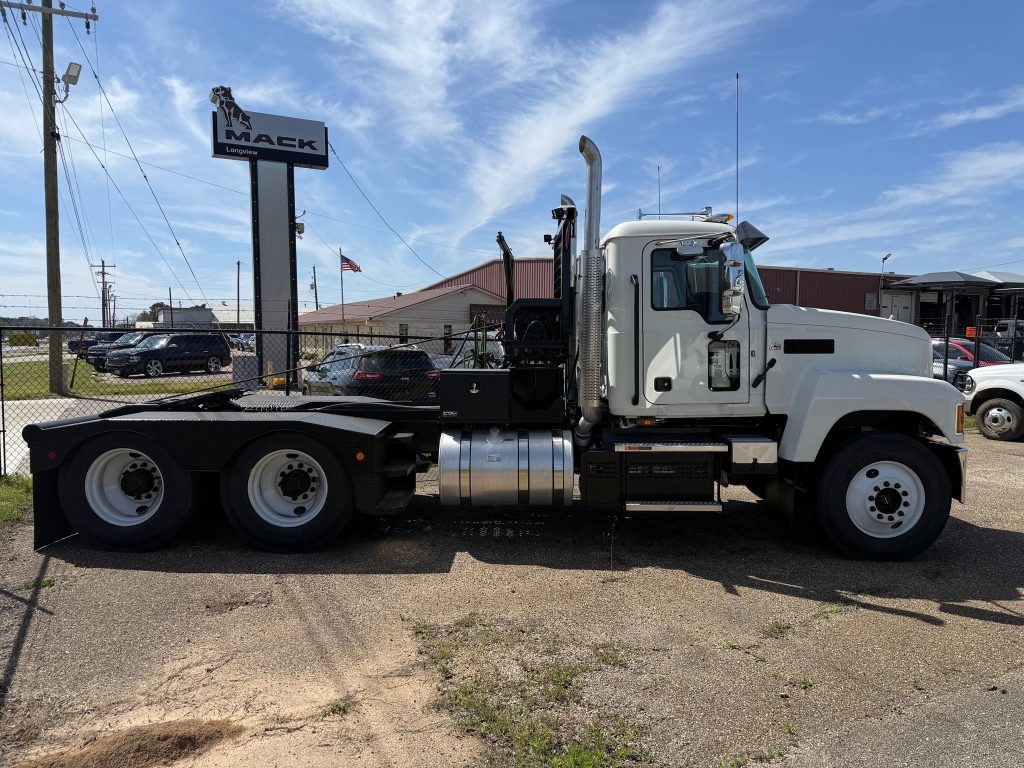 2025 MACK PINNACLE 64T - East Texas Mack Sales